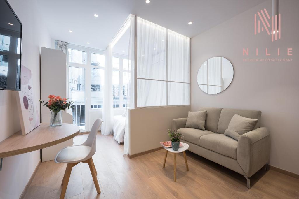 V1 Boutique Rooms 02 - Nilie Hospitality MGMT